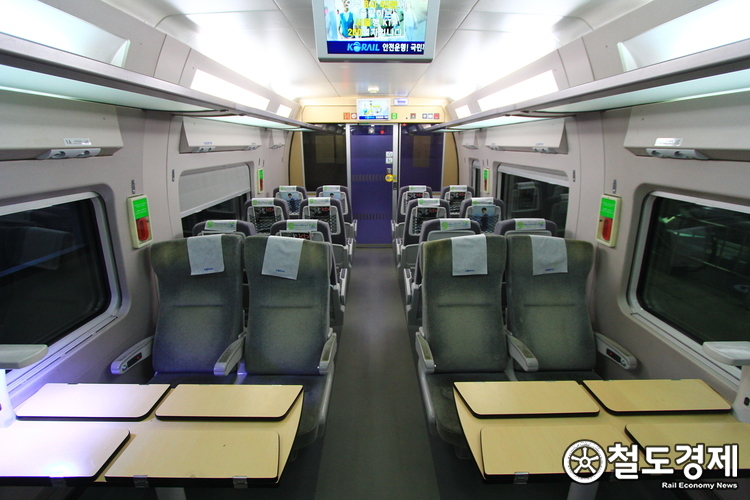 [박병선의 열차이야기] 출입문 막힌 KTX산천 4호차 '스낵바 객실로 개량'