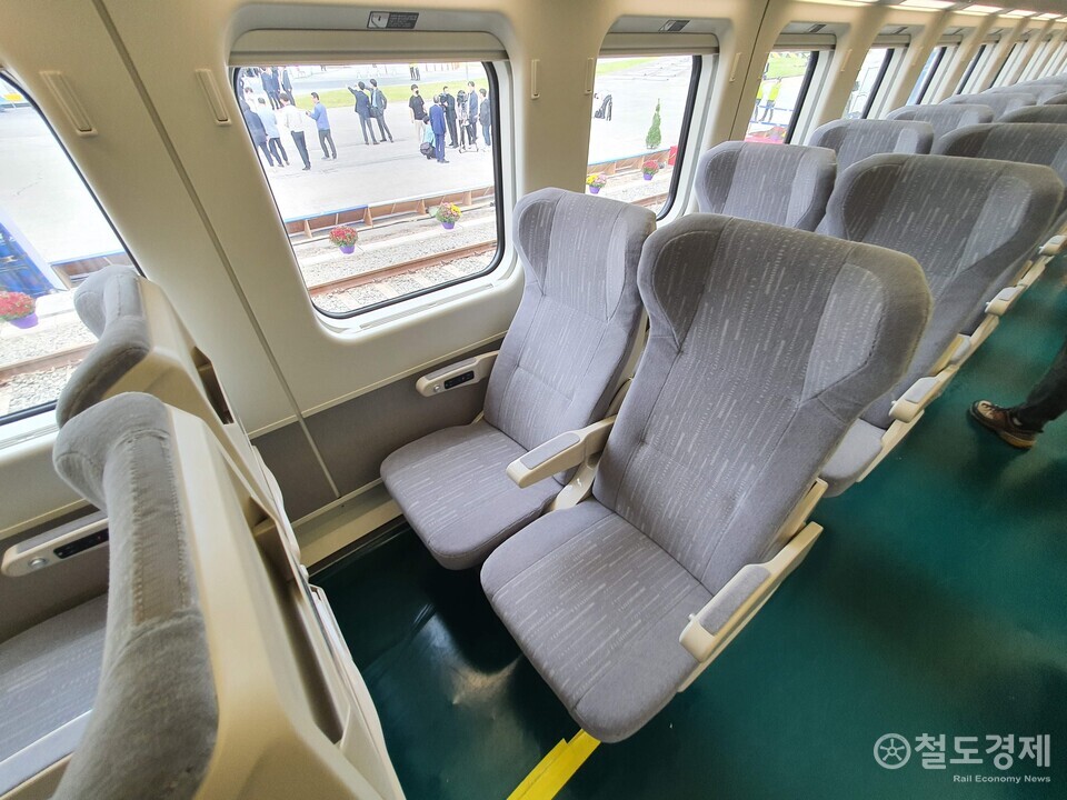 [ReN사진관] 현대로템 EMU-320 창원공장서 '첫 선'