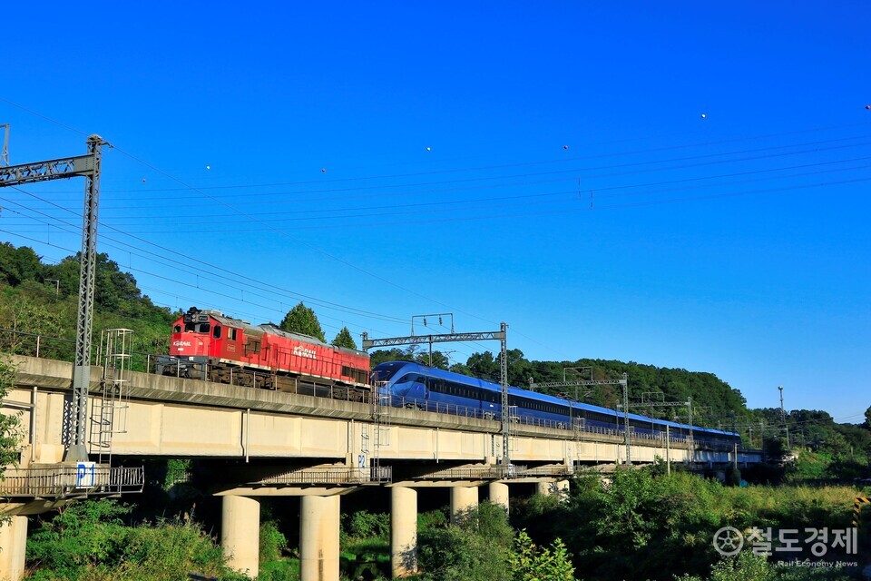 [ReN사진관] 광주기지 가는 EMU-320 초도편성 "시운전 준비 완료"