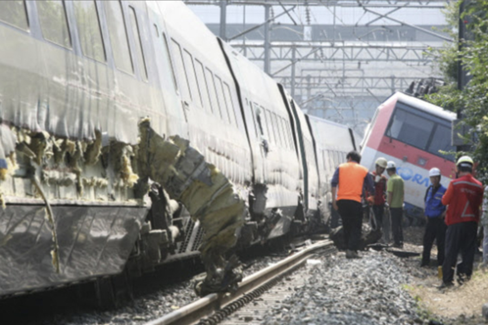 [그때 그 사건] "1ㆍ2번 신호기 헷갈린 기관사"....2013년 8월 대구역 3중 충돌사고