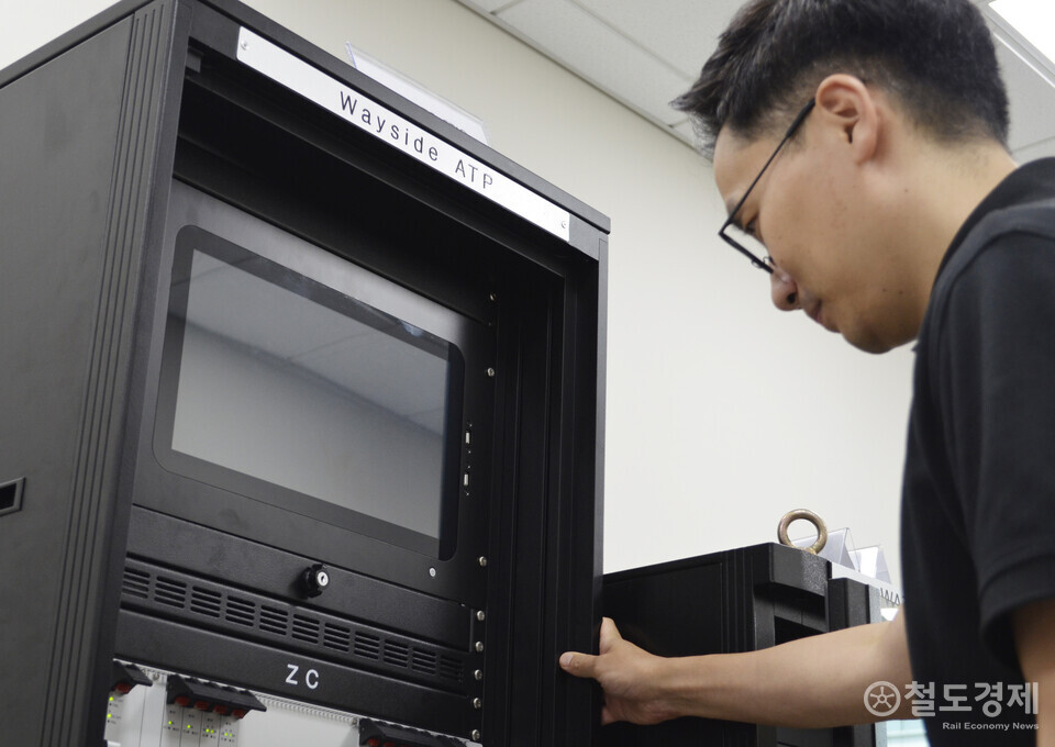 [PHOTO] 에스트래픽 판교신사옥, KTCS-M 장비 테스트 '한창'