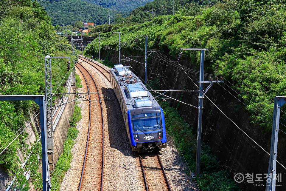 대구권 달릴 광역철도 전동차, 대전에서 몸풀기 한창 [열차한컷]