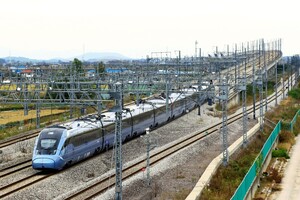 [열차한컷] 호남고속선서 질주하는 차세대 고속열차 'EMU-320'